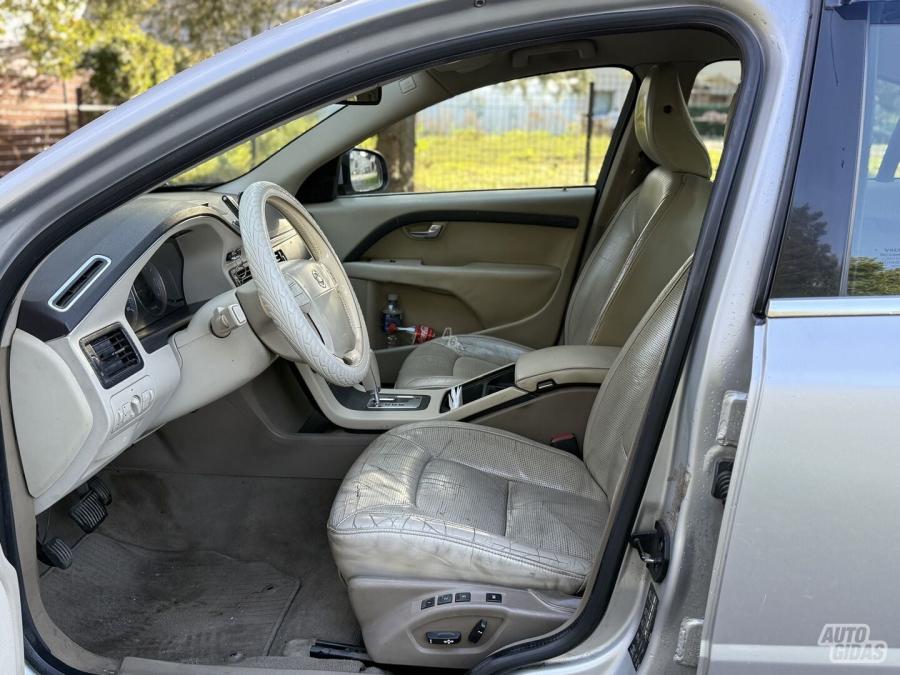 Volvo S80 2006 in Vilnius, with an engine capacity of 2.40 L and mileage of 336 thousand km for 2900 €, photo 7 on AUTOMOTO.COM.LV