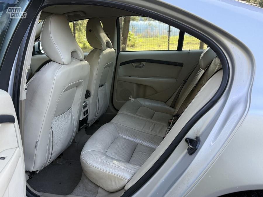 Volvo S80 2006 in Vilnius, with an engine capacity of 2.40 L and mileage of 336 thousand km for 2900 €, photo 9 on AUTOMOTO.COM.LV