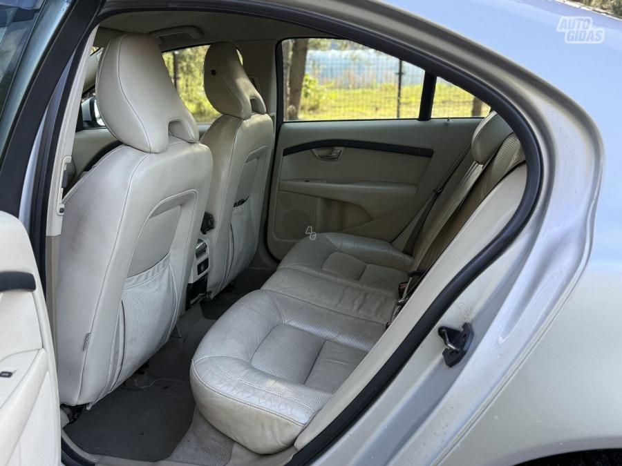 Volvo S80 2006 in Vilnius, with an engine capacity of 2.40 L and mileage of 336 thousand km for 2900 €, photo 14 on AUTOMOTO.COM.LV