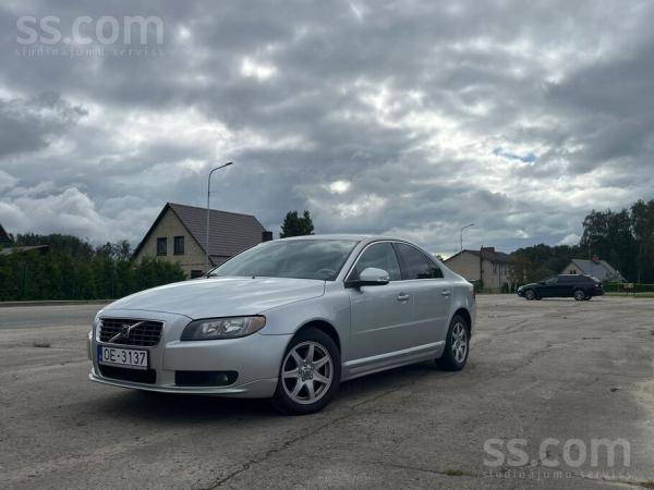 Volvo S80 2007 in Riga, with an engine capacity of 2.40 L and mileage of 194 thousand km for 3700 €, photo 1 on AUTOMOTO.COM.LV