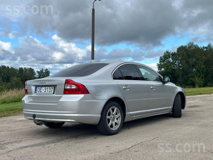 Volvo S80 2007 in Riga, with an engine capacity of 2.40 L and mileage of 194 thousand km for 3700 €, photo 4 on AUTOMOTO.COM.LV