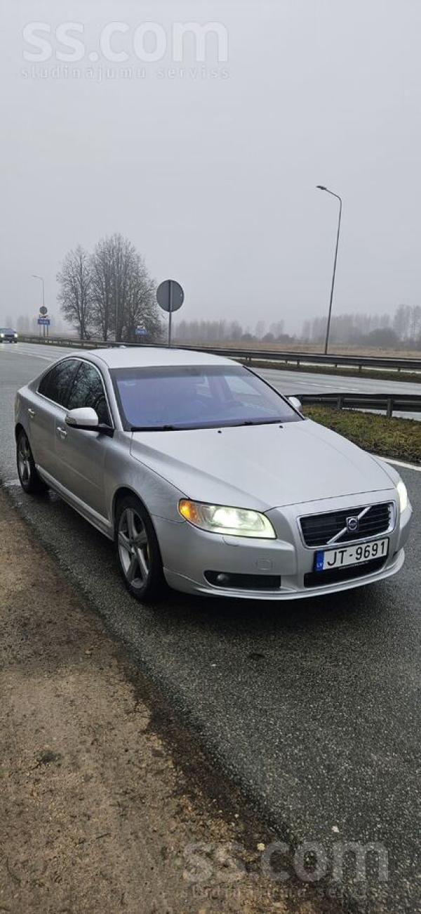 Volvo S80 2007 Ogre, ar dzinēja tilpumu 2.40 L un nobraukumu 409 tūkst. km par 4000 €, foto 1 vietnē AUTOMOTO.COM.LV