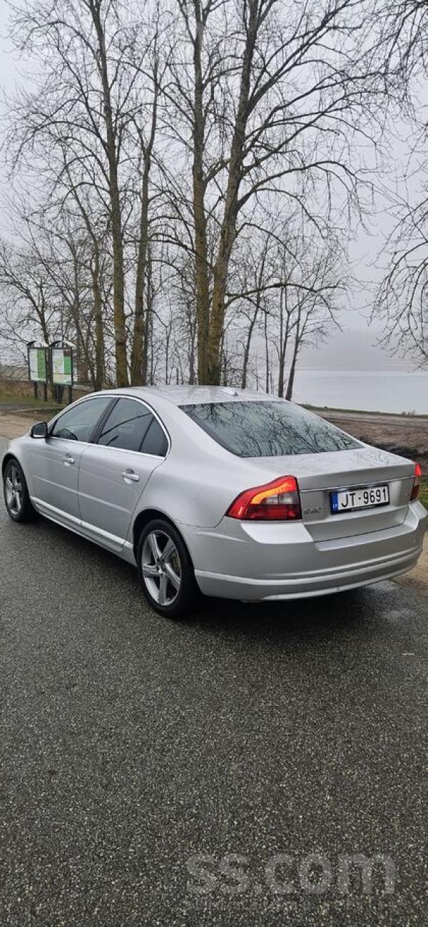 Volvo S80 2007 Ogre, ar dzinēja tilpumu 2.40 L un nobraukumu 409 tūkst. km par 4000 €, foto 3 vietnē AUTOMOTO.COM.LV