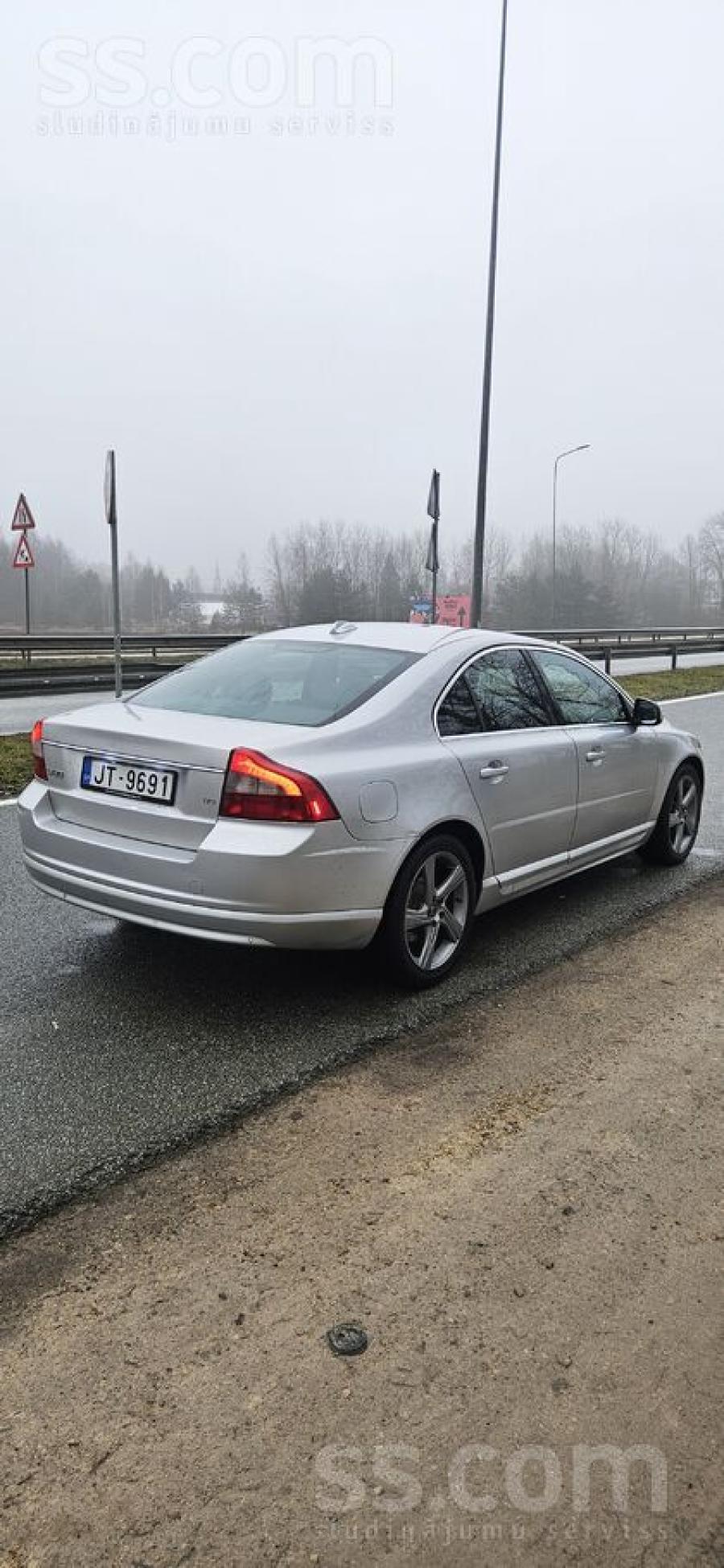 Volvo S80 2007 Ogre, ar dzinēja tilpumu 2.40 L un nobraukumu 409 tūkst. km par 4000 €, foto 4 vietnē AUTOMOTO.COM.LV