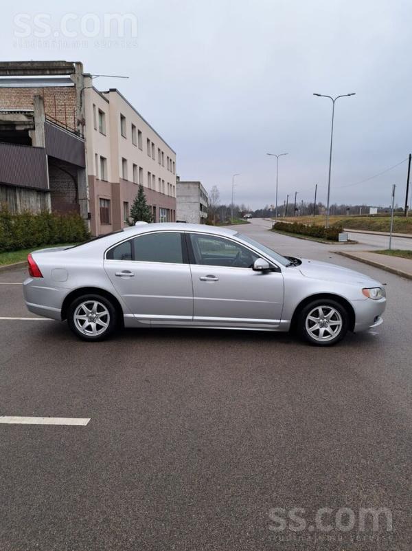 Volvo S80 2007 in Daugavpils, with an engine capacity of 2.40 L and mileage of 342 thousand km for 4500 €, photo 3 on AUTOMOTO.COM.LV