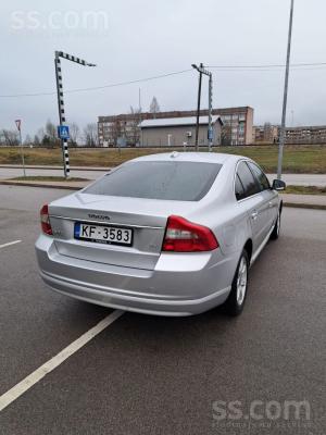 Volvo S80 2007 Daugavpils, ar dzinēja tilpumu 2.40 L un nobraukumu 342 tūkst. km par 4500 €, foto 4 vietnē AUTOMOTO.COM.LV
