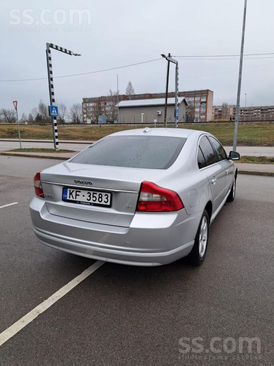 Volvo S80 2007 Daugavpils, ar dzinēja tilpumu 2.40 L un nobraukumu 342 tūkst. km par 4500 €, foto 4 vietnē AUTOMOTO.COM.LV