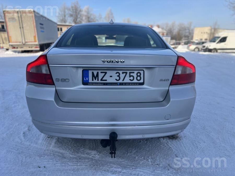 Volvo S80 2007 Rēzekne, ar dzinēja tilpumu 2.40 L un nobraukumu 258 tūkst. km par 2750 €, foto 6 vietnē AUTOMOTO.COM.LV