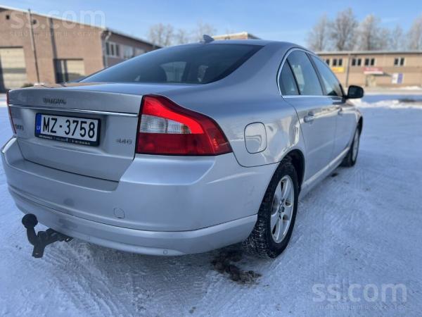 Volvo S80 2007 Rēzekne, ar dzinēja tilpumu 2.40 L un nobraukumu 258 tūkst. km par 2750 €, foto 8 vietnē AUTOMOTO.COM.LV
