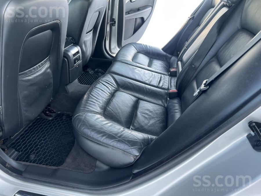 Volvo S80 2007 Rēzekne, ar dzinēja tilpumu 2.40 L un nobraukumu 258 tūkst. km par 2750 €, foto 12 vietnē AUTOMOTO.COM.LV