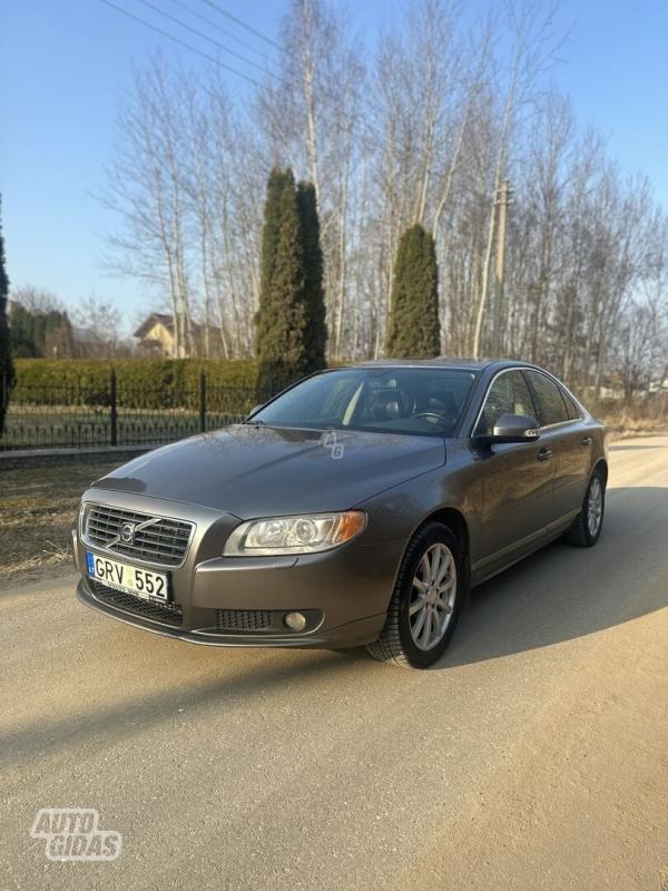 Volvo S80 2007 Viļņa, ar dzinēja tilpumu 2.50 L un nobraukumu 289 tūkst. km par 3500 €, foto 1 vietnē AUTOMOTO.COM.LV