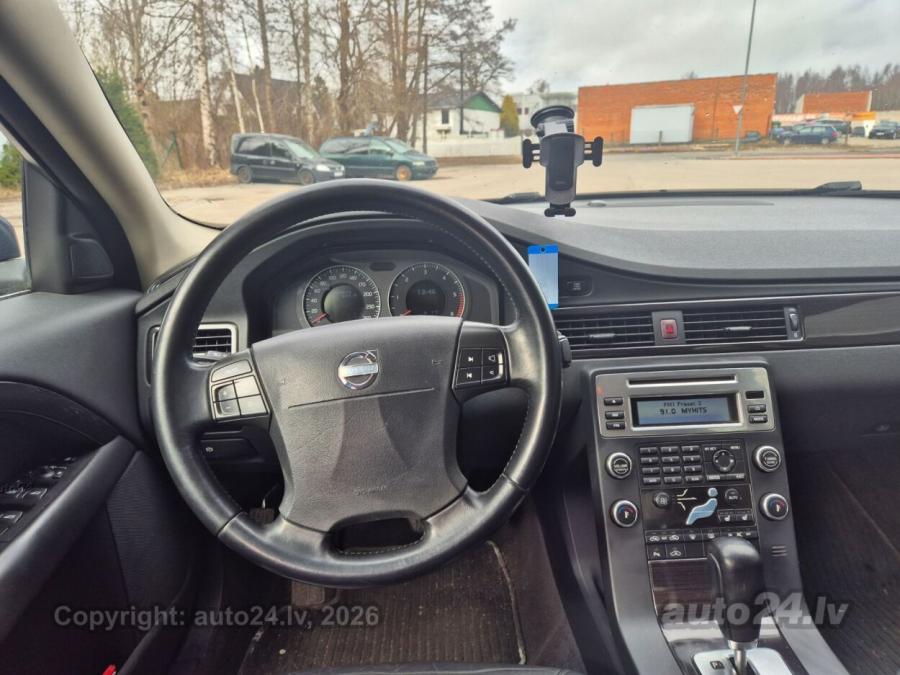 Volvo S80 2007 in Parnu, with an engine capacity of 2.40 L and mileage of 368 thousand km for 2999 €, photo 10 on AUTOMOTO.COM.LV