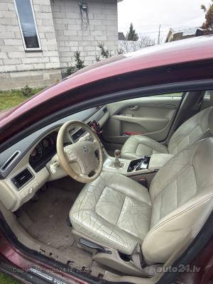 Volvo S80 2007 Tallina, ar dzinēja tilpumu 2.40 L un nobraukumu 300 tūkst. km par 1000 €, foto 5 vietnē AUTOMOTO.COM.LV