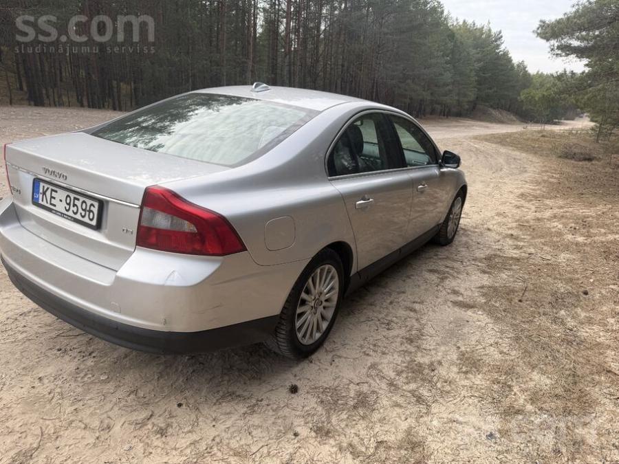 Volvo S80 2007 in Riga, with an engine capacity of 2.40 L and mileage of 278 thousand km for 3100 €, photo 5 on AUTOMOTO.COM.LV