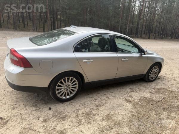 Volvo S80 2007 Rīga, ar dzinēja tilpumu 2.40 L un nobraukumu 278 tūkst. km par 3100 €, foto 5 vietnē AUTOMOTO.COM.LV