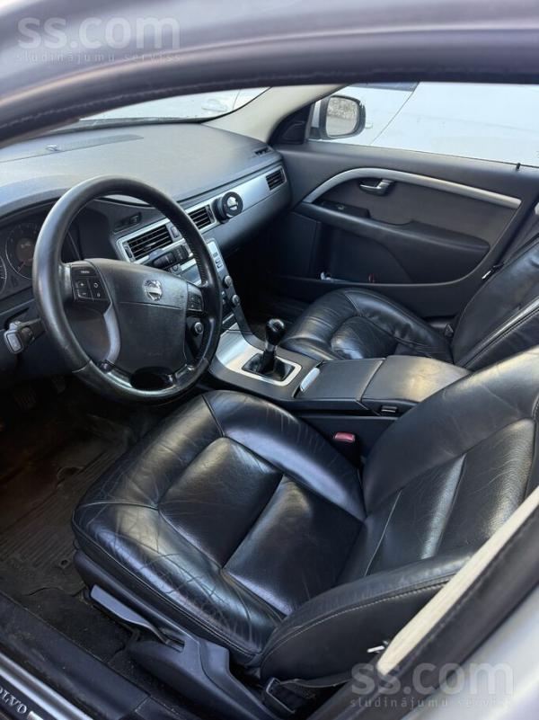 Volvo S80 2007 Rīga, ar dzinēja tilpumu 2.40 L un nobraukumu 278 tūkst. km par 3100 €, foto 6 vietnē AUTOMOTO.COM.LV
