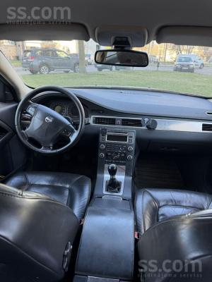 Volvo S80 2007 in Riga, with an engine capacity of 2.40 L and mileage of 278 thousand km for 3100 €, photo 9 on AUTOMOTO.COM.LV