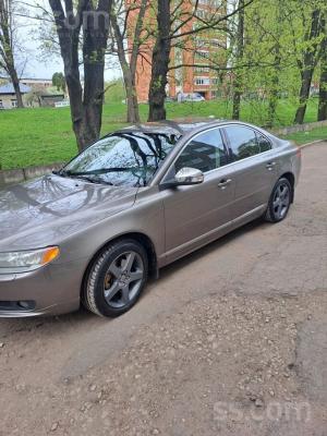 Volvo S80 2007 in Riga, with an engine capacity of 2.40 L and mileage of 334 thousand km for 3500 €, photo 3 on AUTOMOTO.COM.LV