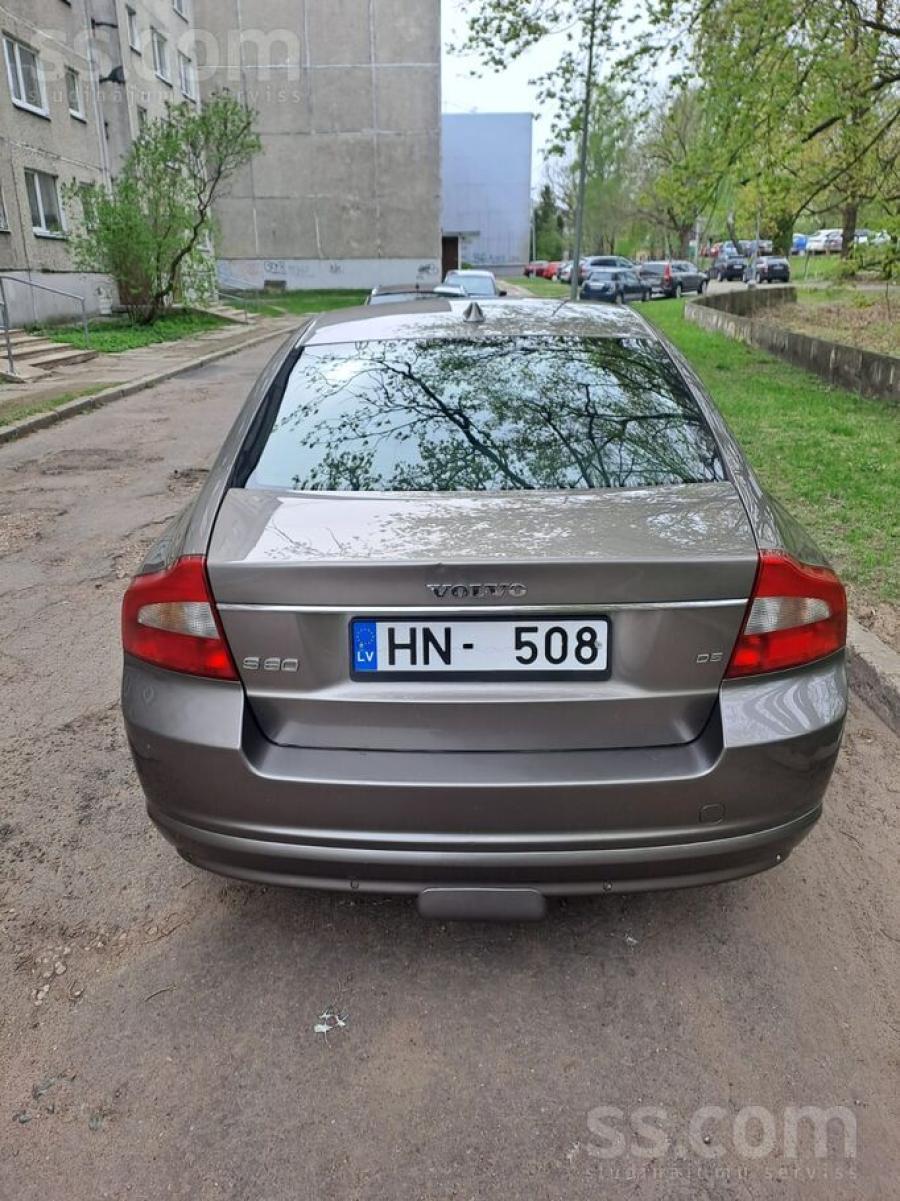 Volvo S80 2007 in Riga, with an engine capacity of 2.40 L and mileage of 334 thousand km for 3500 €, photo 5 on AUTOMOTO.COM.LV