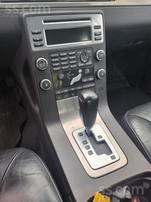 Volvo S80 2007 in Riga, with an engine capacity of 2.40 L and mileage of 334 thousand km for 3500 €, photo 9 on AUTOMOTO.COM.LV