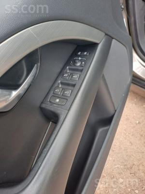 Volvo S80 2007 in Riga, with an engine capacity of 2.40 L and mileage of 334 thousand km for 3500 €, photo 11 on AUTOMOTO.COM.LV