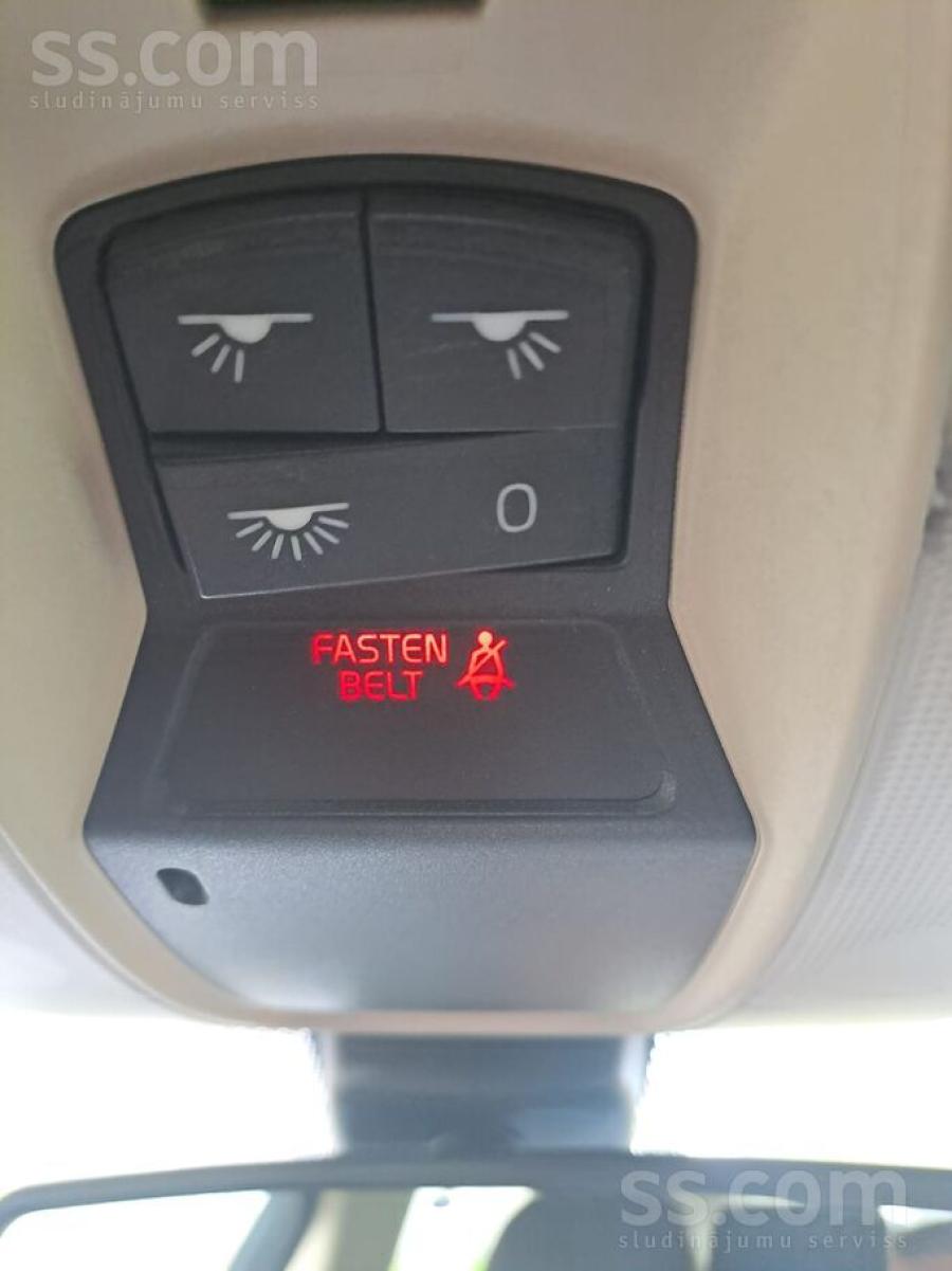 Volvo S80 2007 in Riga, with an engine capacity of 2.40 L and mileage of 334 thousand km for 3500 €, photo 13 on AUTOMOTO.COM.LV
