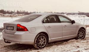 Volvo S80 2007 Daugavpils, ar dzinēja tilpumu 2.40 L un nobraukumu 420 tūkst. km par 3200 €, foto 4 vietnē AUTOMOTO.COM.LV