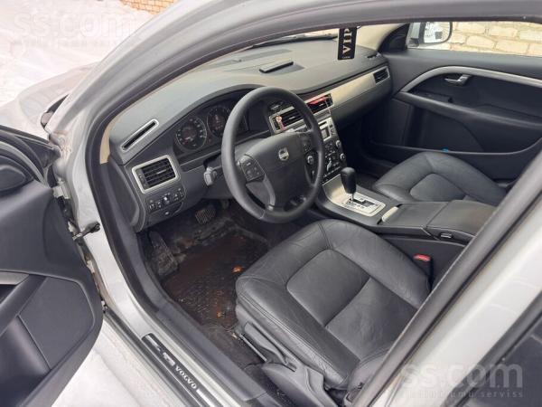Volvo S80 2007 in Riga, with an engine capacity of 2.40 L and mileage of 420 thousand km for 3200 €, photo 7 on AUTOMOTO.COM.LV