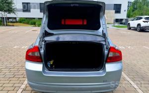 Volvo S80 2007 in Riga, with an engine capacity of 2.40 L and mileage of 301 thousand km for 4350 €, photo 8 on AUTOMOTO.COM.LV