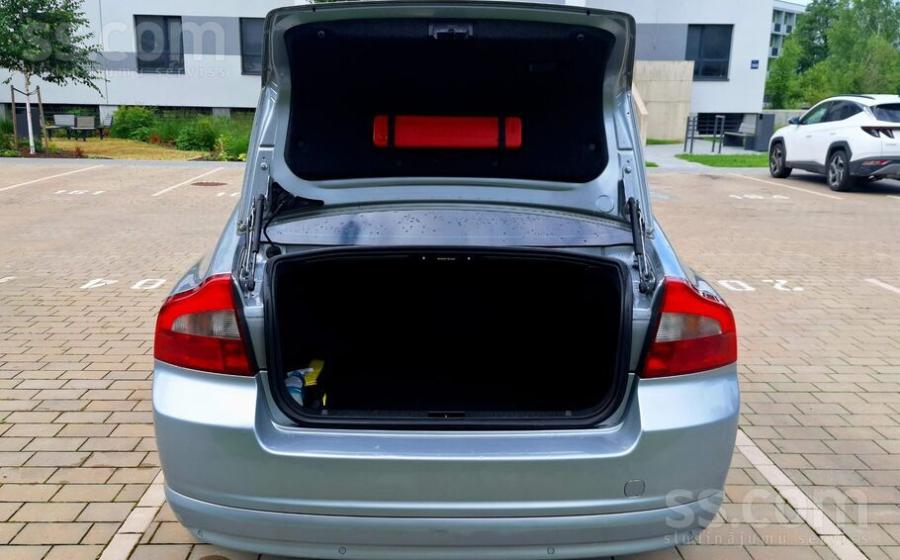 Volvo S80 2007 in Riga, with an engine capacity of 2.40 L and mileage of 301 thousand km for 4350 €, photo 8 on AUTOMOTO.COM.LV