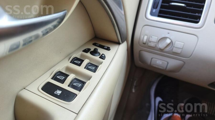 Volvo S80 2007 Rīga, ar dzinēja tilpumu 2.40 L un nobraukumu 399 tūkst. km par 2700 €, foto 18 vietnē AUTOMOTO.COM.LV