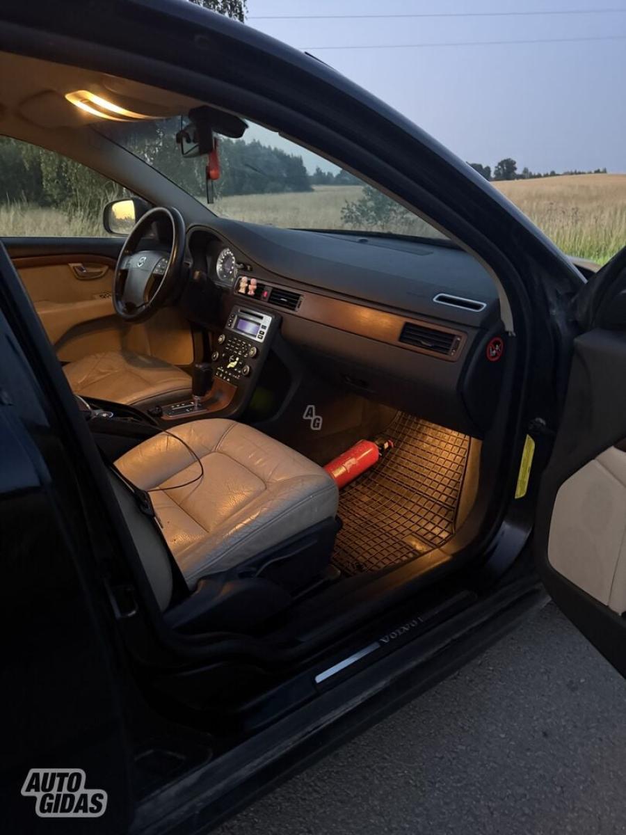 Volvo S80 2007 in Vilnius, with an engine capacity of 2.40 L and mileage of 350 thousand km for 4000 €, photo 6 on AUTOMOTO.COM.LV