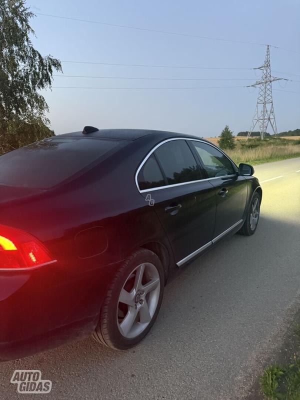 Volvo S80 2007 Viļņa, ar dzinēja tilpumu 2.40 L un nobraukumu 350 tūkst. km par 4000 €, foto 6 vietnē AUTOMOTO.COM.LV