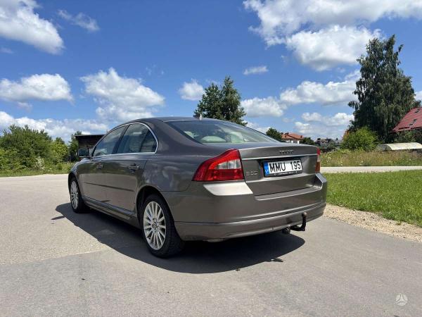 Volvo S80 2007 Viļņa, ar dzinēja tilpumu 2.40 L un nobraukumu 360 tūkst. km par 3630 €, foto 4 vietnē AUTOMOTO.COM.LV
