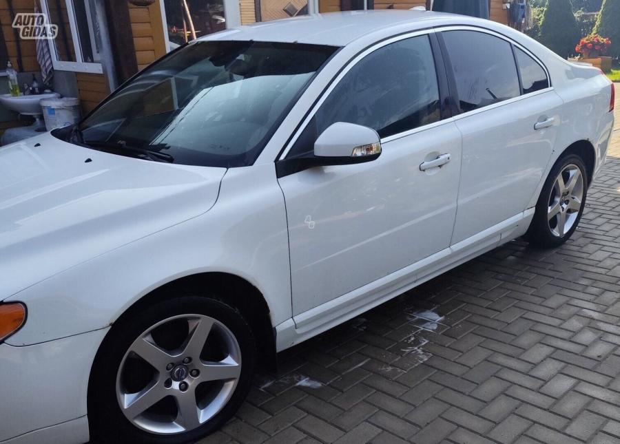 Volvo S80 2007 in Prienai, with an engine capacity of 2.50 L and mileage of 400 thousand km for 2100 €, photo 4 on AUTOMOTO.COM.LV
