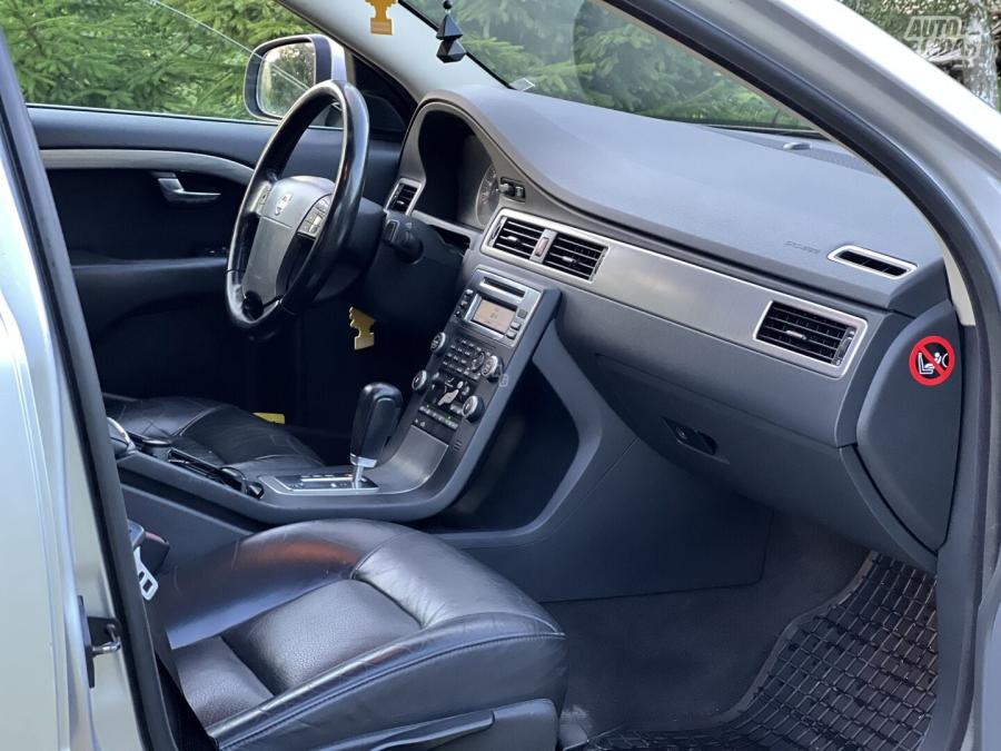Volvo S80 2007 Viļņa, ar dzinēja tilpumu 2.40 L un nobraukumu 350 tūkst. km par 2850 €, foto 17 vietnē AUTOMOTO.COM.LV