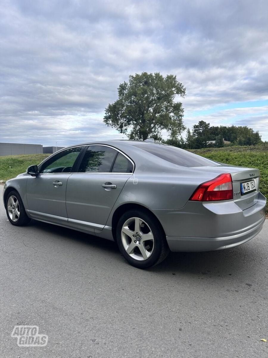 Volvo S80 2007 in Kaunas, with an engine capacity of 2.40 L and mileage of 321 thousand km for 3600 €, photo 7 on AUTOMOTO.COM.LV