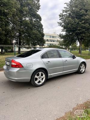 Volvo S80 2007 in Kaunas, with an engine capacity of 2.40 L and mileage of 321 thousand km for 3600 €, photo 8 on AUTOMOTO.COM.LV