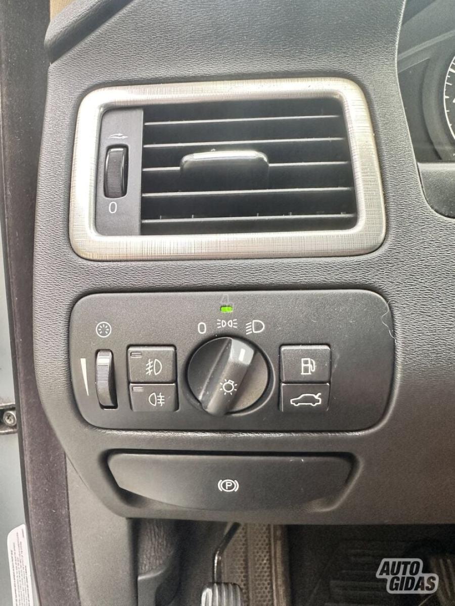 Volvo S80 2007 in Kaunas, with an engine capacity of 2.40 L and mileage of 321 thousand km for 3600 €, photo 16 on AUTOMOTO.COM.LV
