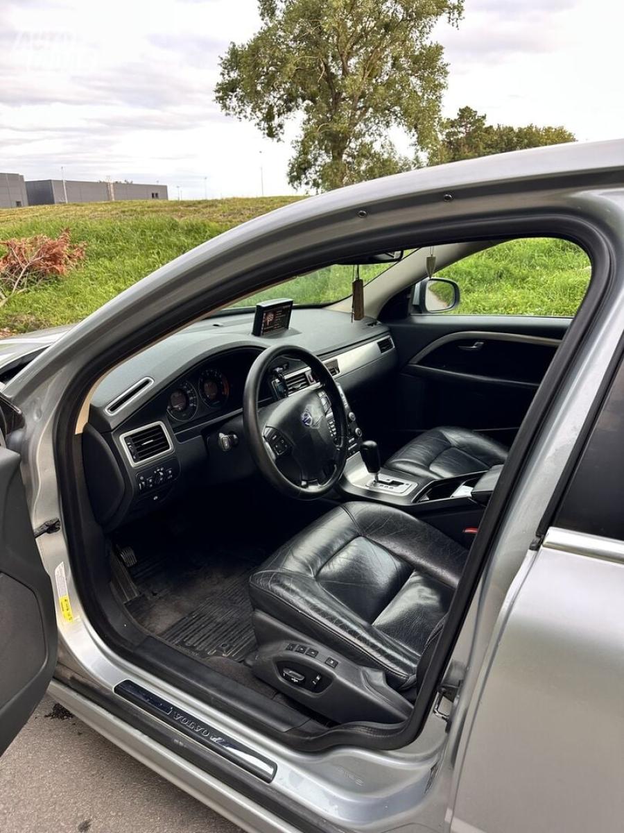 Volvo S80 2007 in Kaunas, with an engine capacity of 2.40 L and mileage of 321 thousand km for 3600 €, photo 18 on AUTOMOTO.COM.LV