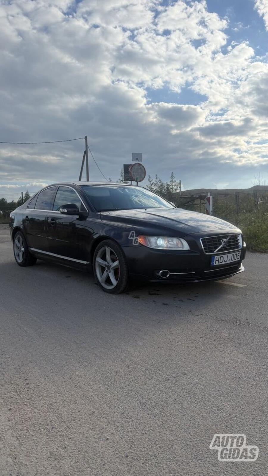 Volvo S80 2007 Viļņa, ar dzinēja tilpumu 2.40 L un nobraukumu 440 tūkst. km par 1800 €, foto 1 vietnē AUTOMOTO.COM.LV