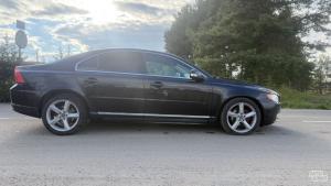 Volvo S80 2007 Viļņa, ar dzinēja tilpumu 2.40 L un nobraukumu 440 tūkst. km par 1800 €, foto 4 vietnē AUTOMOTO.COM.LV