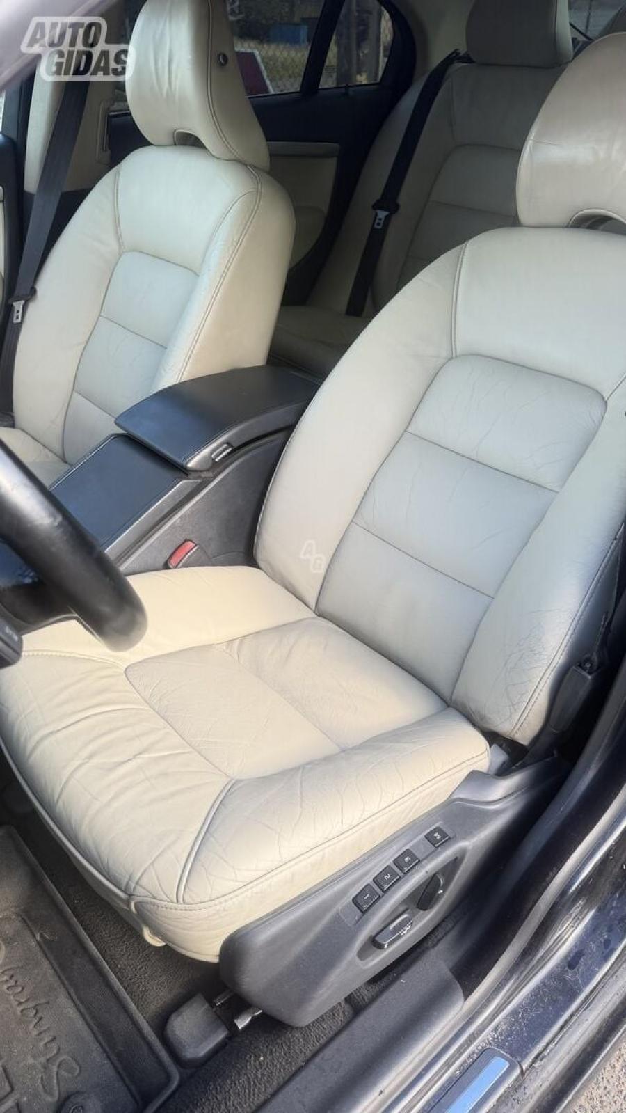 Volvo S80 2007 Viļņa, ar dzinēja tilpumu 2.40 L un nobraukumu 440 tūkst. km par 1800 €, foto 9 vietnē AUTOMOTO.COM.LV