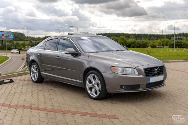 Volvo S80 2007 Viļņa, ar dzinēja tilpumu 2.40 L un nobraukumu 360 tūkst. km par 2850 €, foto 3 vietnē AUTOMOTO.COM.LV