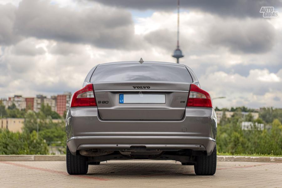 Volvo S80 2007 Viļņa, ar dzinēja tilpumu 2.40 L un nobraukumu 360 tūkst. km par 2850 €, foto 11 vietnē AUTOMOTO.COM.LV