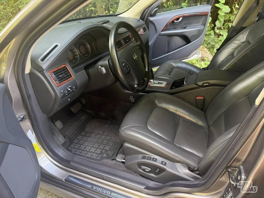 Volvo S80 2007 Viļņa, ar dzinēja tilpumu 2.40 L un nobraukumu 280 tūkst. km par 3450 €, foto 12 vietnē AUTOMOTO.COM.LV