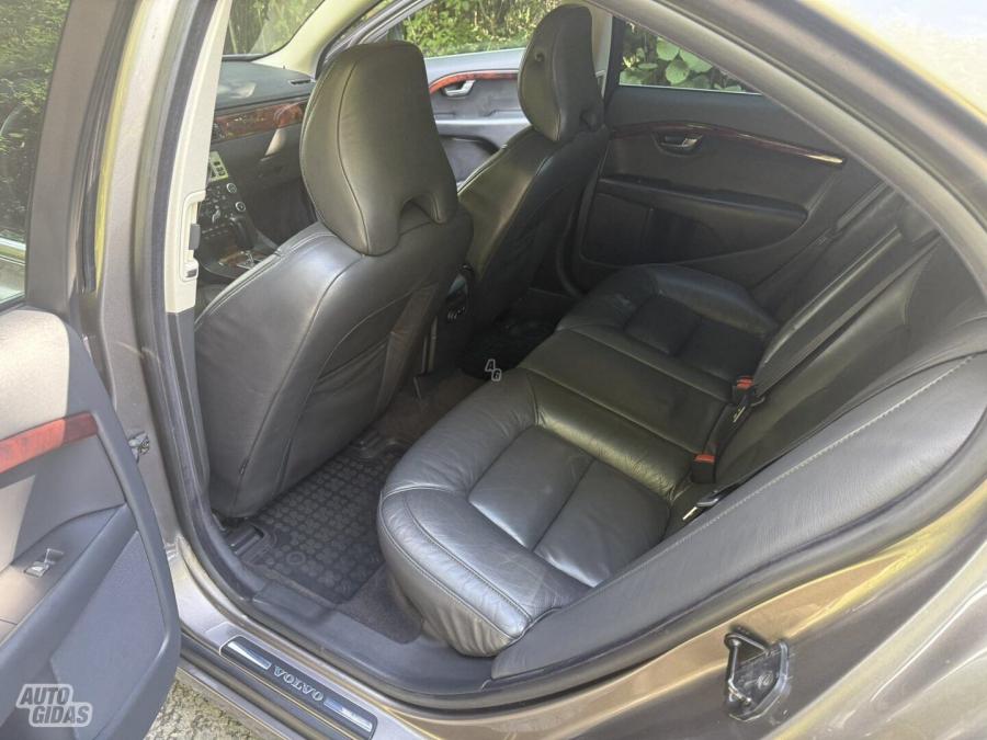 Volvo S80 2007 Viļņa, ar dzinēja tilpumu 2.40 L un nobraukumu 280 tūkst. km par 3450 €, foto 19 vietnē AUTOMOTO.COM.LV