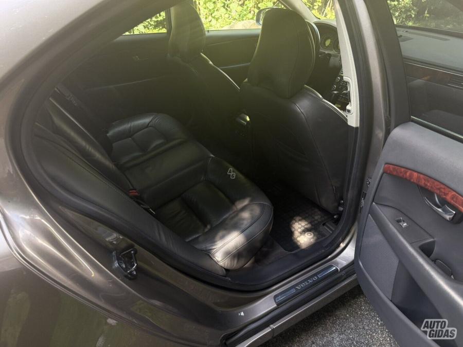 Volvo S80 2007 Viļņa, ar dzinēja tilpumu 2.40 L un nobraukumu 280 tūkst. km par 3450 €, foto 20 vietnē AUTOMOTO.COM.LV