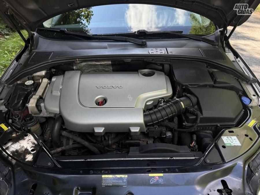 Volvo S80 2007 Viļņa, ar dzinēja tilpumu 2.40 L un nobraukumu 280 tūkst. km par 3450 €, foto 25 vietnē AUTOMOTO.COM.LV