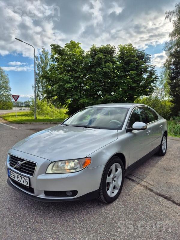 Volvo S80 2008 Valmiera, ar dzinēja tilpumu 2.40 L un nobraukumu 379 tūkst. km par 4900 €, foto 1 vietnē AUTOMOTO.COM.LV